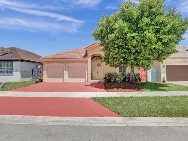 8451 164th Ct SW, Miami, FL 33193