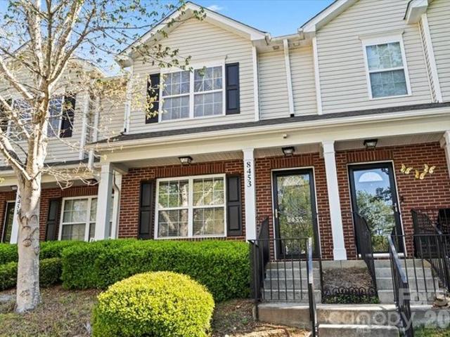 8453 Big Creek Ct, Charlotte, NC 28105