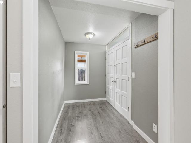 845 25TH PL