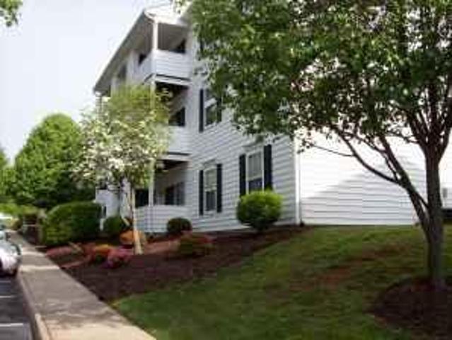 $845 / 2br VOTED PROPERTIES OF THE YEAR 2 YEARS IN A ROW! CHARLOTTESVILLE