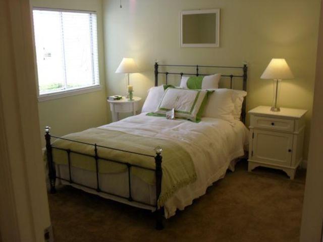 $845 / 2br 1040ft² Only Lakeside Two Bedroom Left! Winter Park