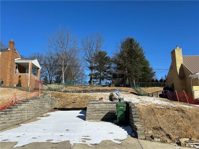 845 Corbett Dr, Pittsburgh, PA 15234 | MLS #1737
