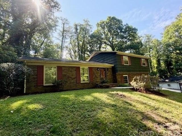 845 Cherokee Pl SW, Lenoir, NC 28645