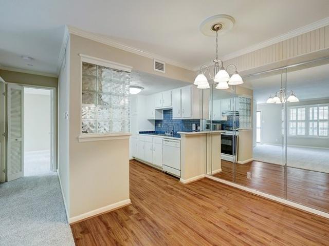 845 Augusta Dr Unit 57, Houston, TX 77057