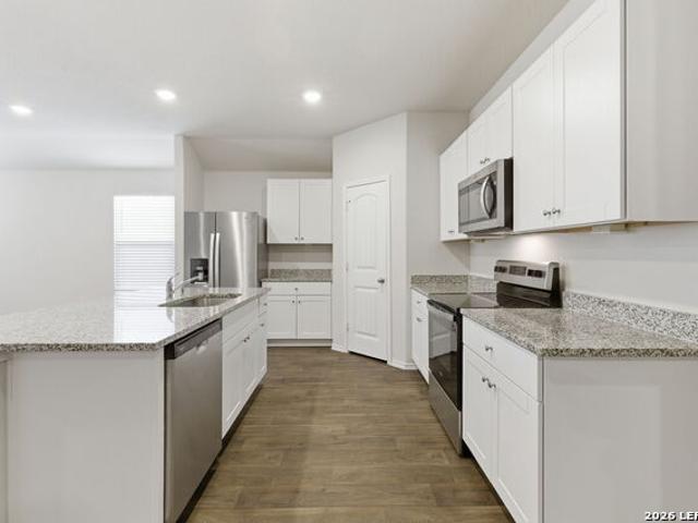 845 Bahia Pl