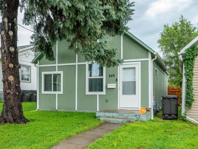 845 E 24th Ct, Des Moines, IA 50317