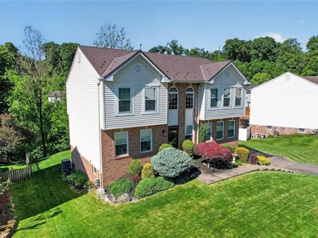 845 Emerald Dr, New Kensington, PA 15068