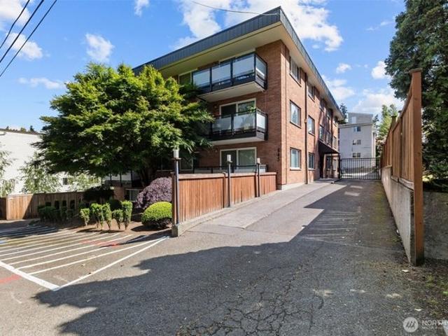 845 NE 125th St Apt 404, Seattle, WA 98125