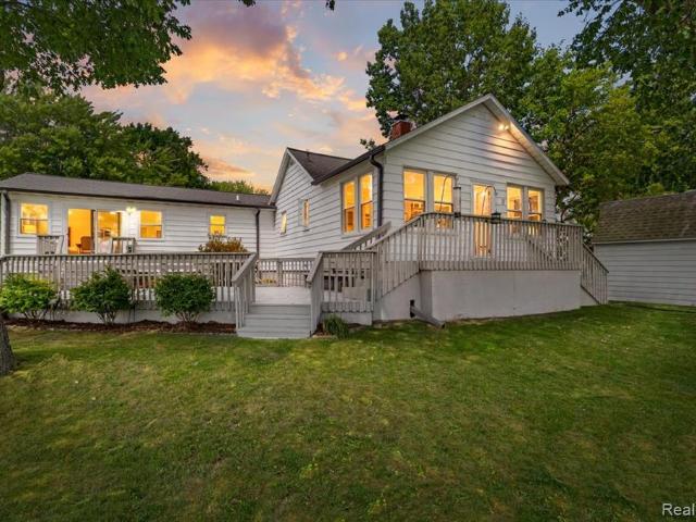 845 S Lakeside Drive