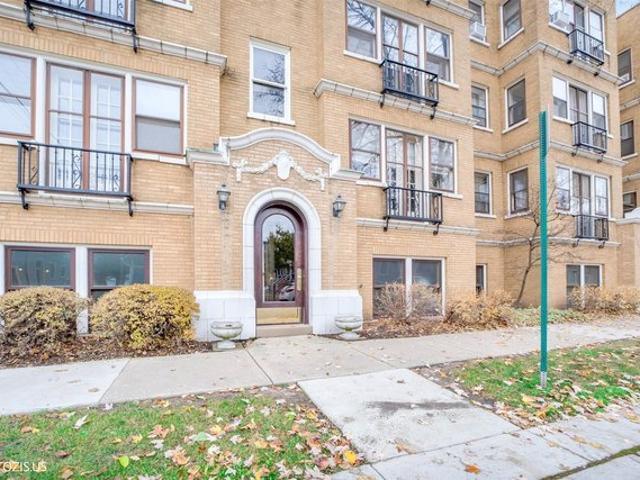 845 Pleasant St Apt 2E, Oak Park, IL 60302