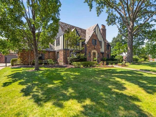 845 W 52nd Terrace