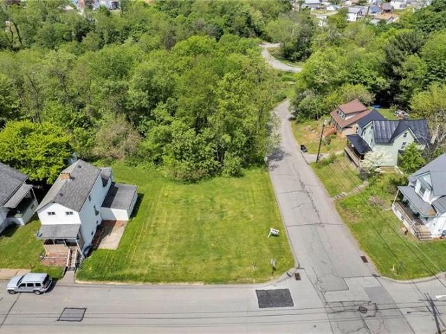 845 Walnut St