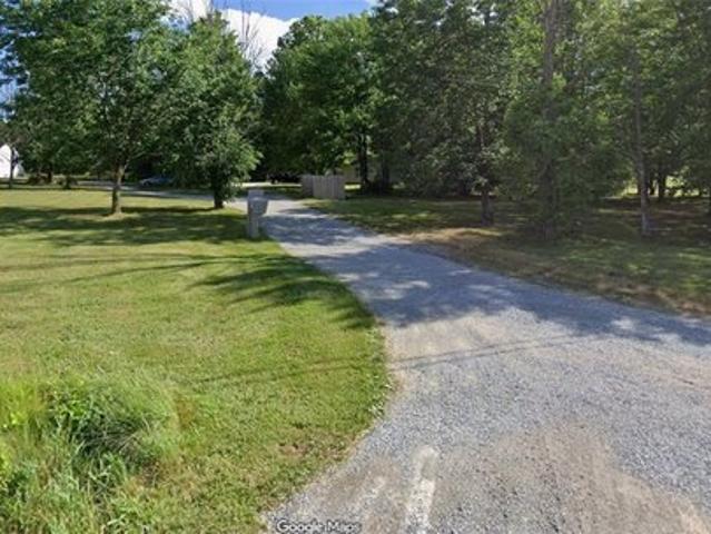 8464 and 8446 Tallmadge Rd, Ravenna, OH 44412