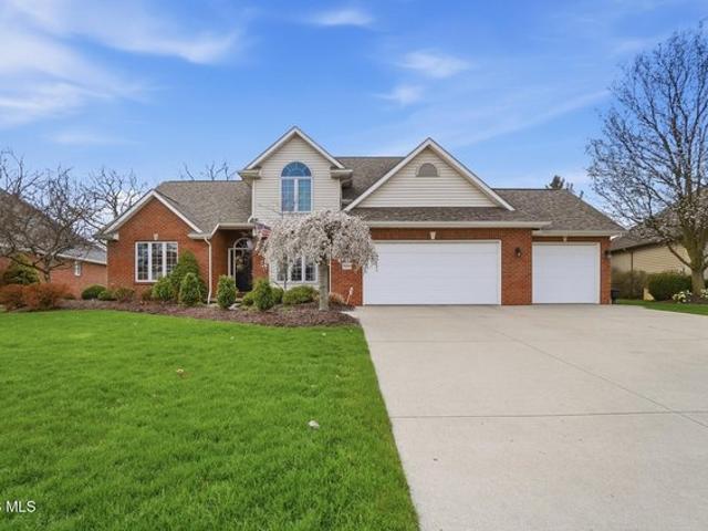 8464 Indian Lake Dr, Findlay, OH 45840
