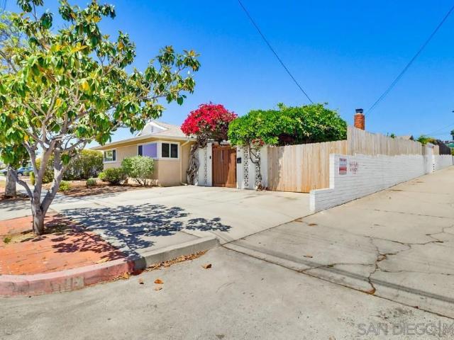 8464 lake gaby ave
