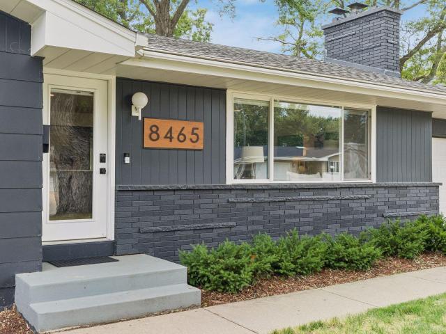 8465 Winnetka Heights Drive