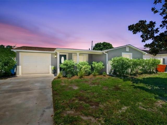 8467 77th Ave, Seminole, FL 33777