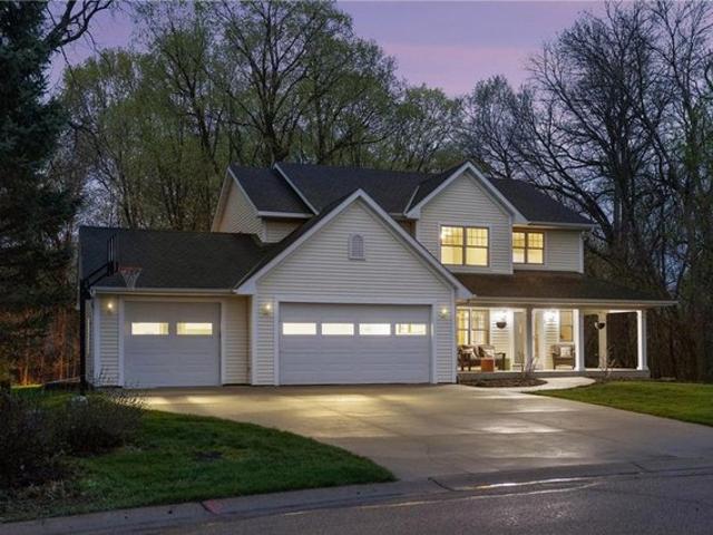 8469 Woodland Curv, Saint Bonifacius, MN 55375