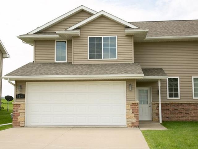 8460 Old Highway Rd, Dubuque, IA 52002