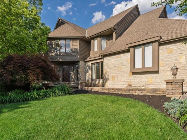 8460 Davington Dr, Dublin, OH 43017