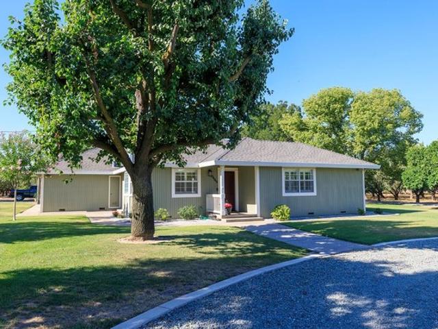 8460 E Keyes Rd, Hughson, CA 95326