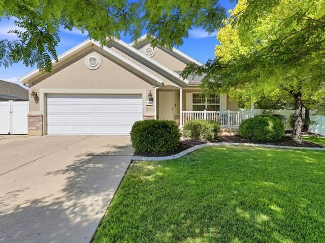8462 S Oak Farm Dr W, West Jordan, UT 84081
