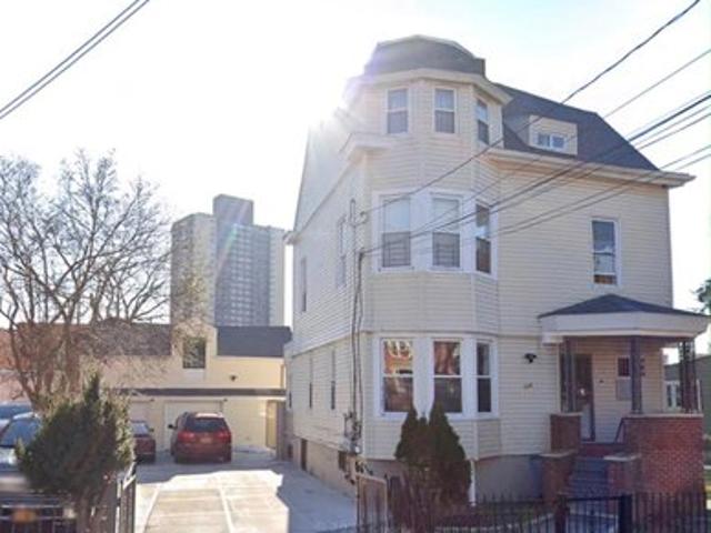 846 E 215th St, Bronx, NY 10467
