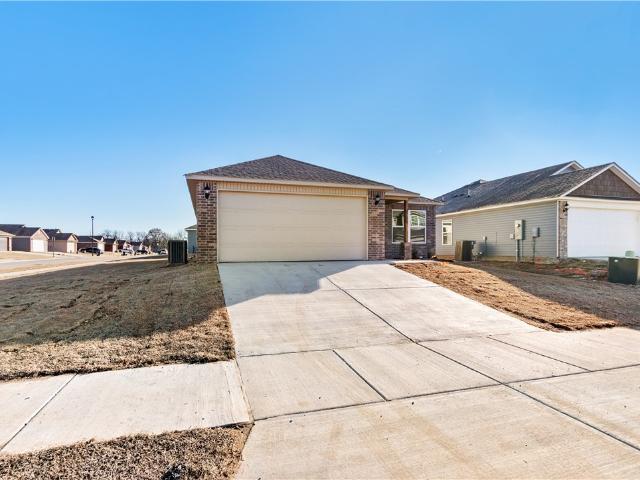 846 E Sparrow Circle