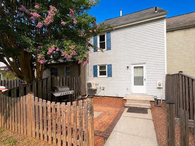 8474 Emerald Ln, Marshall, VA 20115