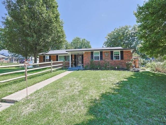 8475 Summitridge Dr, Cincinnati, OH 45255