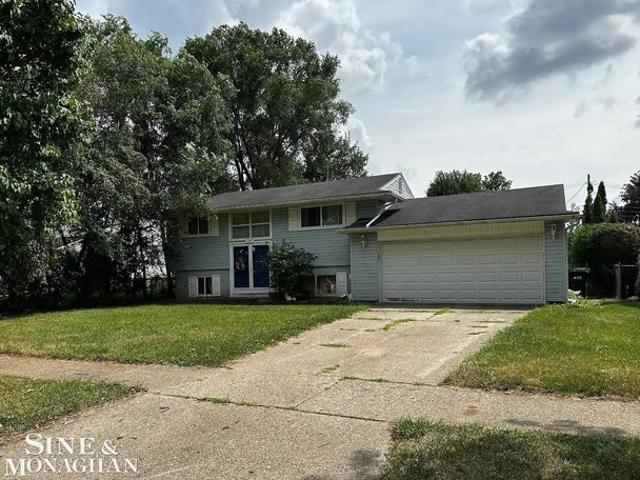 8476 Doncaster Dr, Sterling Heights, MI 48312