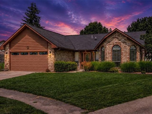 8477 Doe Run Pl, Huber Heights, OH 45424