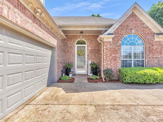 8477 shady elm dr