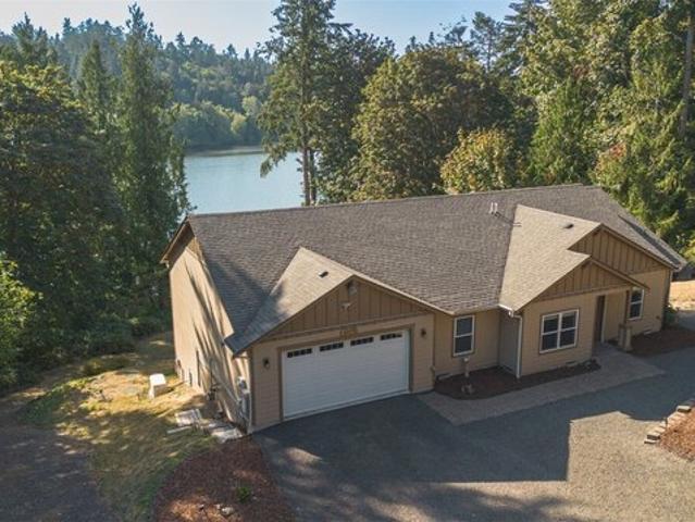 8479 E Caraway Rd, Port Orchard, WA 98366