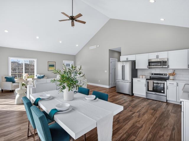 8479 Lakeshore Drive