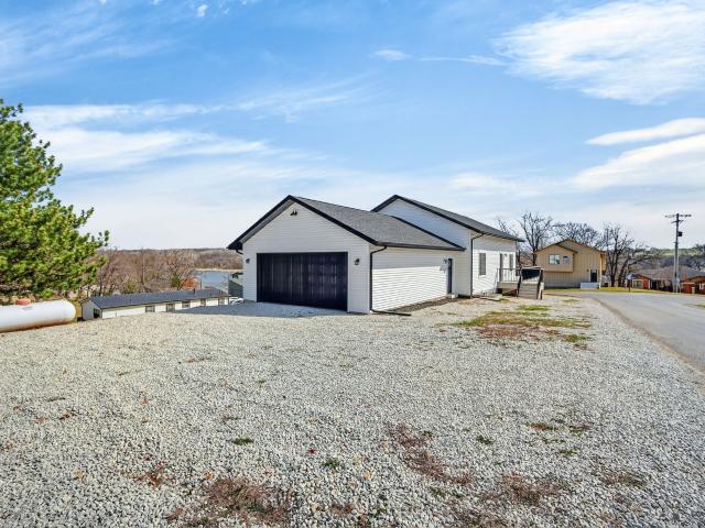 8479 Lakeshore Drive