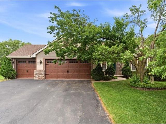 8471 Bryce Ct, Inver Grove Heights, MN 55076
