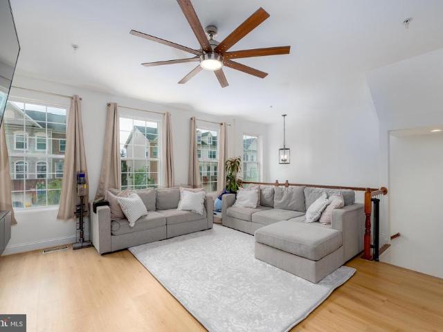 8473 Winding Trail