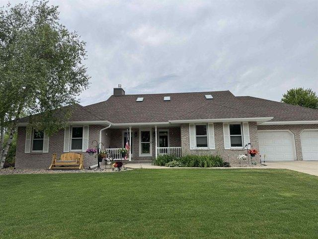 847 Cambridge Dr, Janesville, WI 53548