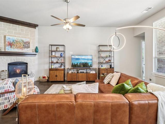 847 Longbranch Way