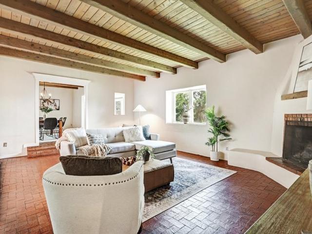 847 W LA Entrada, Corrales, NM 87048