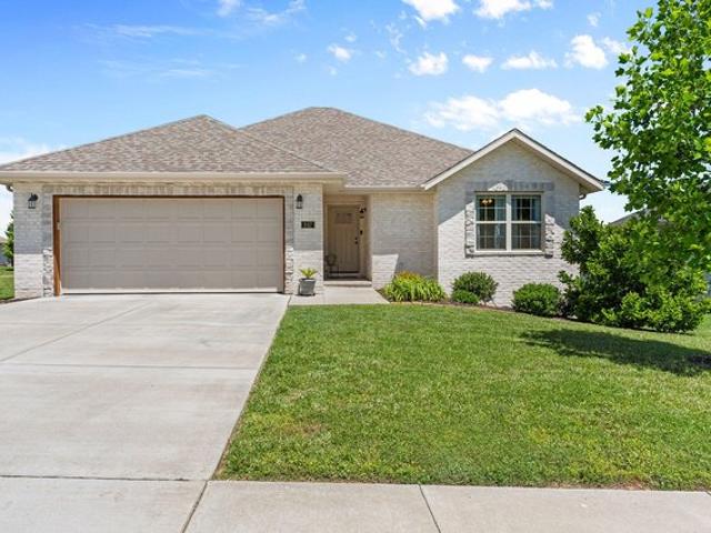 847 W Lorenza Dr, Nixa, MO 65714
