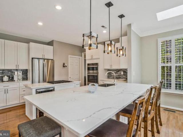8486 Brutus Ct, Springfield, VA 22153