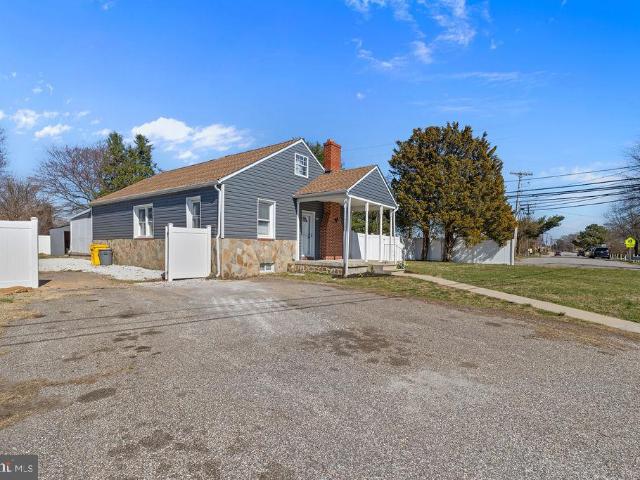 8489 Arbutus Road
