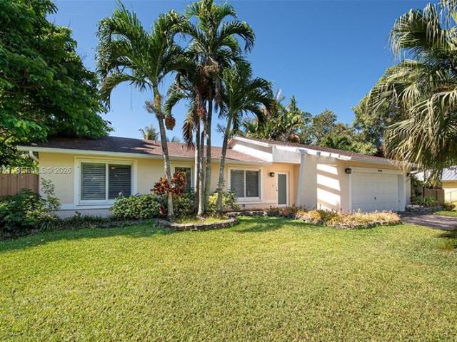 8480 SW 180th St, Palmetto Bay, FL 33157