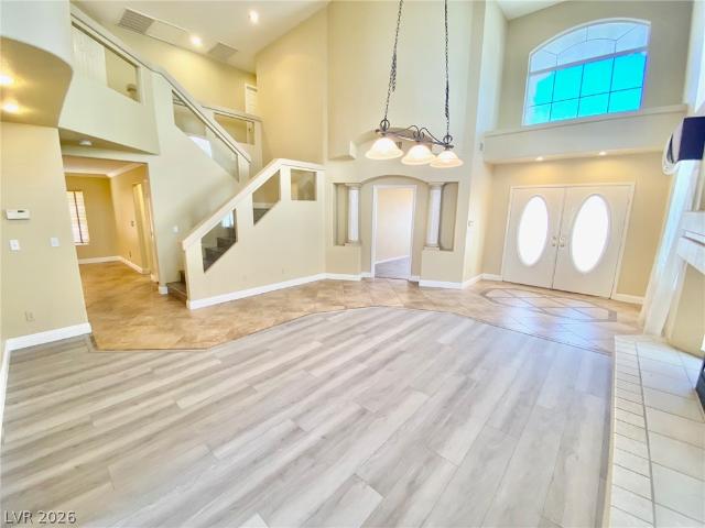 8482 Canvas Vest Court