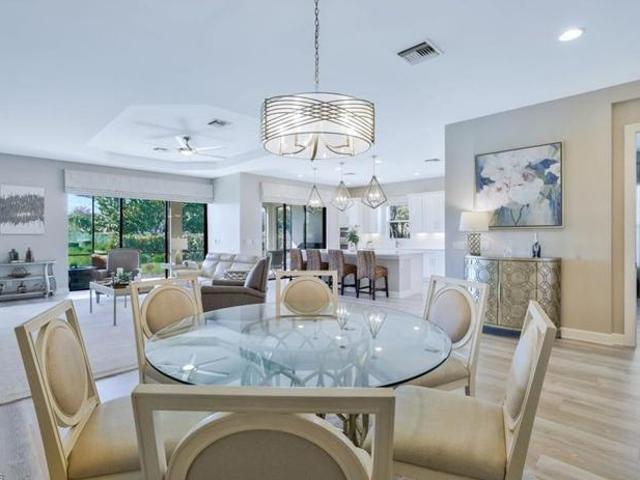 8482 Viale Cir, Naples, FL 34114