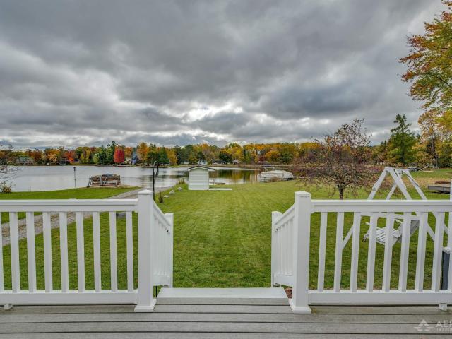 8483 Lakeview