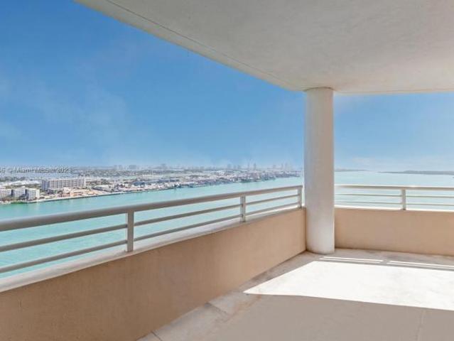 848 Brickell Key Dr #3301, Miami, FL 33131