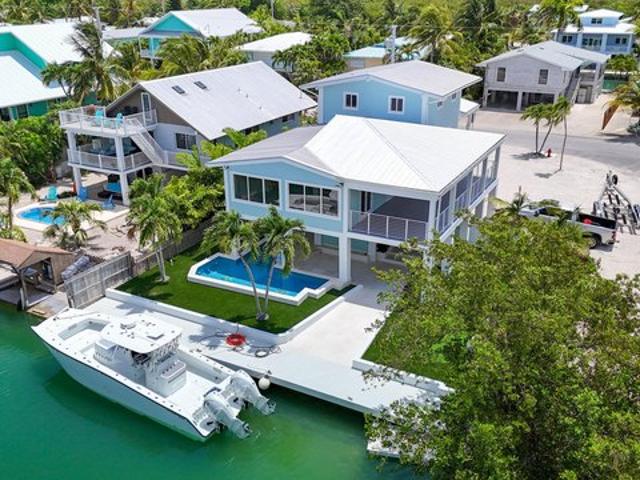 848 E Caribbean Dr, Summerland Key, FL 33042